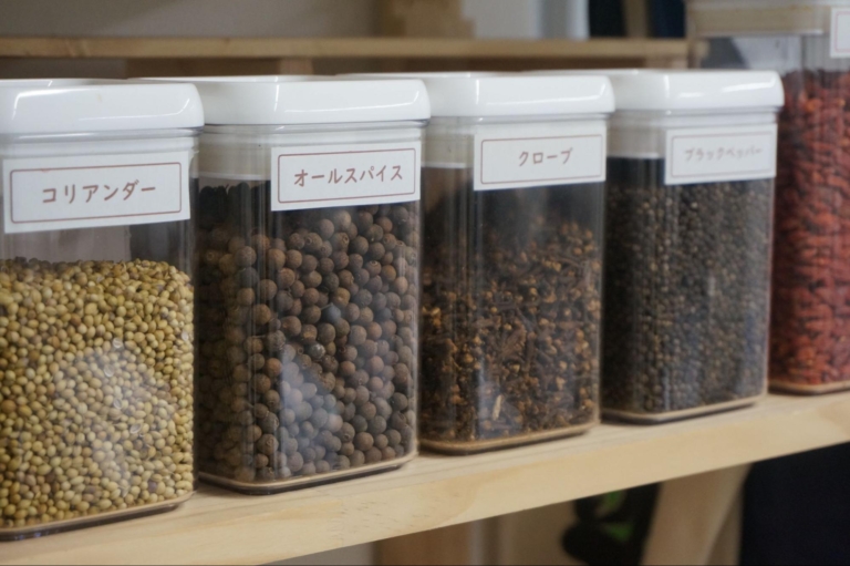 未来に向かって進む人を応援する“生薬×ハーブドリンク”。Trad factoryさんを訪れて | | コラム | Farmers Market ...